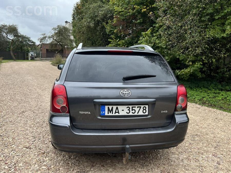 Pelēks Toyota Avensis 2009 Rīga, ar dzinēja tilpumu 2.20 L un nobraukumu 452 tūkst. km par 2490 €, foto 15 vietnē AUTOMOTO.COM.LV