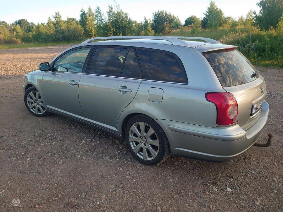 Grey Toyota Avensis 2009 in Vilnius, with an engine capacity of 2.00 L and mileage of 347 thousand km for 2400 €, photo 3 on AUTOMOTO.COM.LV