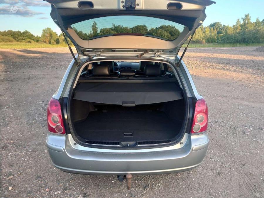 Grey Toyota Avensis 2009 in Vilnius, with an engine capacity of 2.00 L and mileage of 347 thousand km for 2400 €, photo 14 on AUTOMOTO.COM.LV