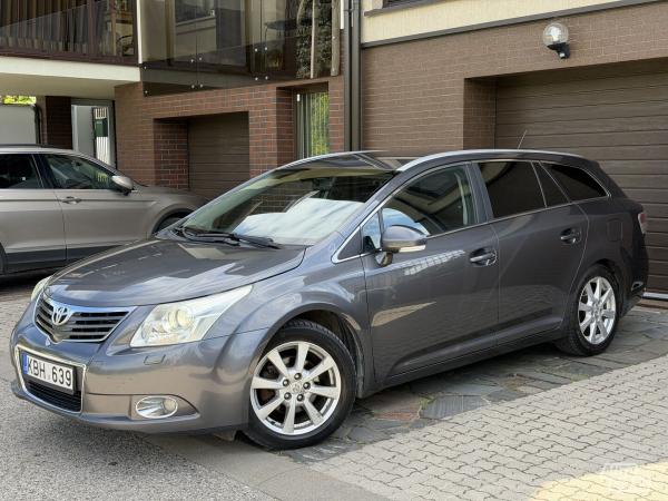 Grey Toyota Avensis 2009 in Alytus, with an engine capacity of 2.00 L and mileage of 252 thousand km for 4850 €, photo 2 on AUTOMOTO.COM.LV