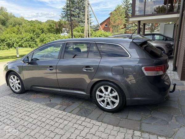 Grey Toyota Avensis 2009 in Alytus, with an engine capacity of 2.00 L and mileage of 252 thousand km for 4850 €, photo 4 on AUTOMOTO.COM.LV