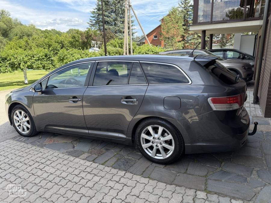 Grey Toyota Avensis 2009 in Alytus, with an engine capacity of 2.00 L and mileage of 252 thousand km for 4850 €, photo 5 on AUTOMOTO.COM.LV
