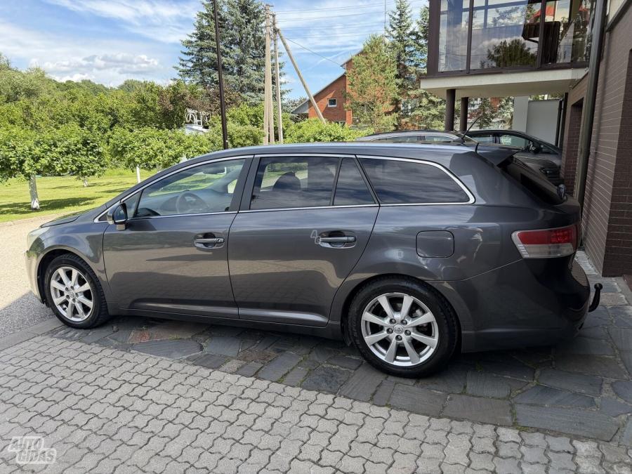 Grey Toyota Avensis 2009 in Alytus, with an engine capacity of 2.00 L and mileage of 252 thousand km for 4850 €, photo 6 on AUTOMOTO.COM.LV