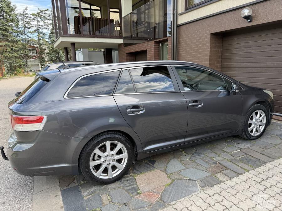 Grey Toyota Avensis 2009 in Alytus, with an engine capacity of 2.00 L and mileage of 252 thousand km for 4850 €, photo 15 on AUTOMOTO.COM.LV