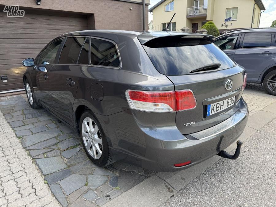 Grey Toyota Avensis 2009 in Alytus, with an engine capacity of 2.00 L and mileage of 252 thousand km for 4850 €, photo 17 on AUTOMOTO.COM.LV