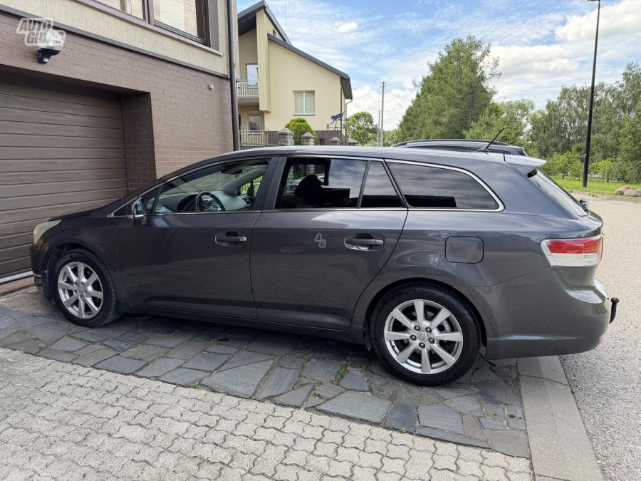 Grey Toyota Avensis 2009 in Alytus, with an engine capacity of 2.00 L and mileage of 252 thousand km for 4850 €, photo 19 on AUTOMOTO.COM.LV