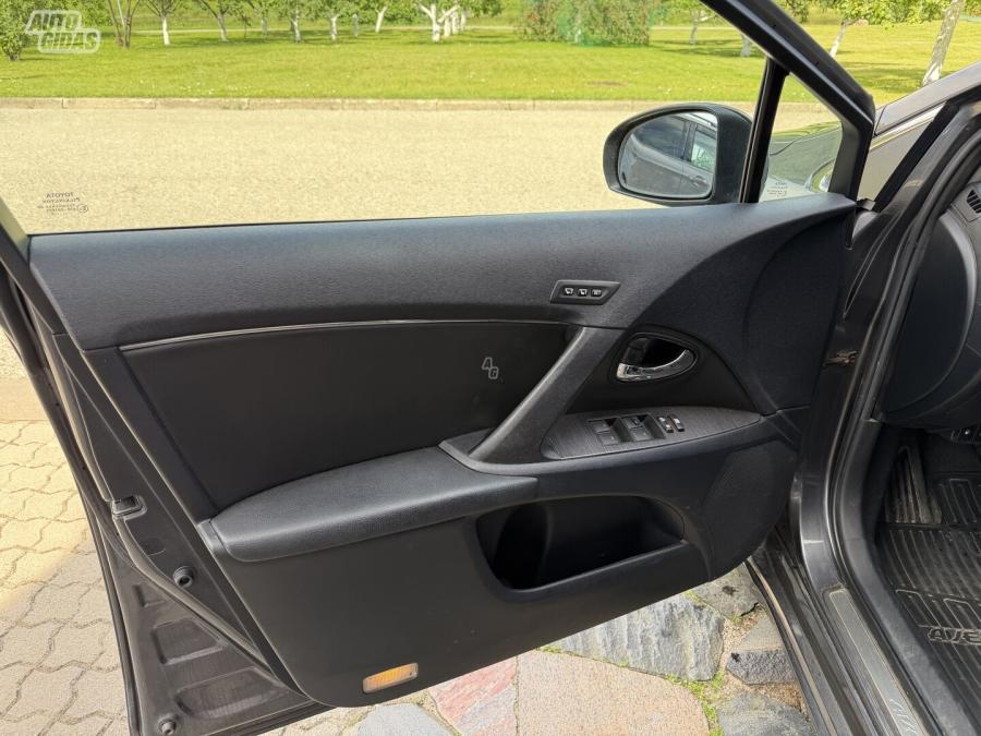 Grey Toyota Avensis 2009 in Alytus, with an engine capacity of 2.00 L and mileage of 252 thousand km for 4850 €, photo 20 on AUTOMOTO.COM.LV
