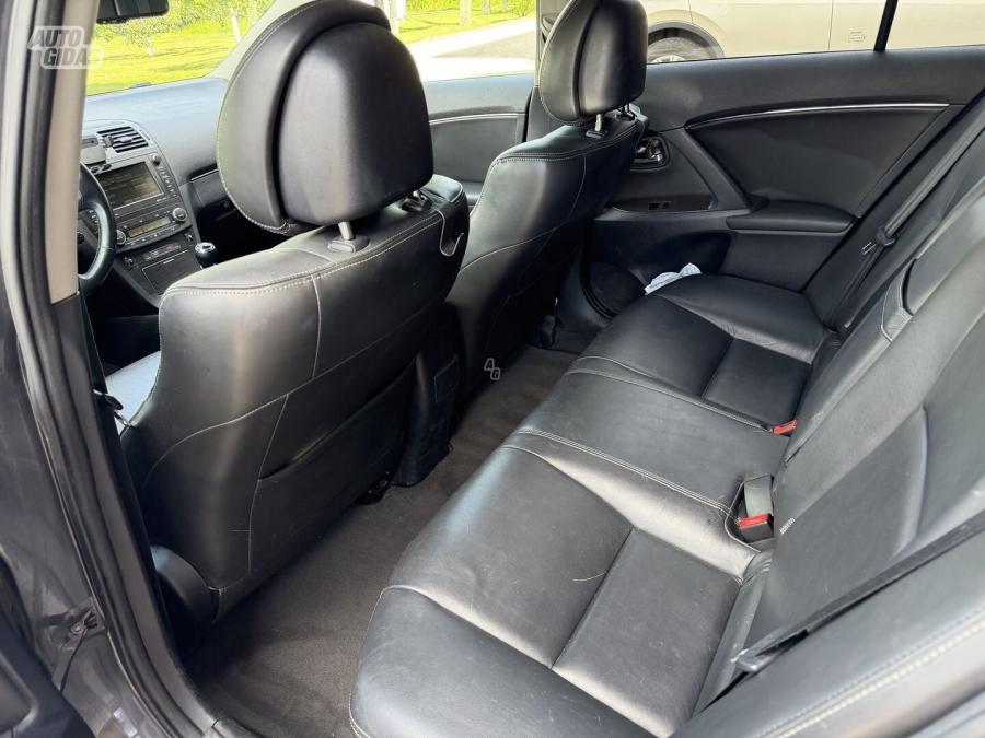 Grey Toyota Avensis 2009 in Alytus, with an engine capacity of 2.00 L and mileage of 252 thousand km for 4850 €, photo 23 on AUTOMOTO.COM.LV
