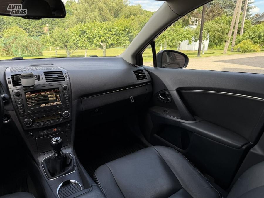 Grey Toyota Avensis 2009 in Alytus, with an engine capacity of 2.00 L and mileage of 252 thousand km for 4850 €, photo 26 on AUTOMOTO.COM.LV