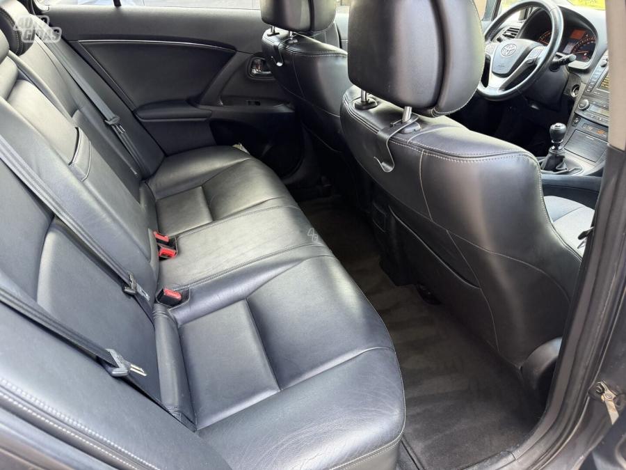 Grey Toyota Avensis 2009 in Alytus, with an engine capacity of 2.00 L and mileage of 252 thousand km for 4850 €, photo 27 on AUTOMOTO.COM.LV