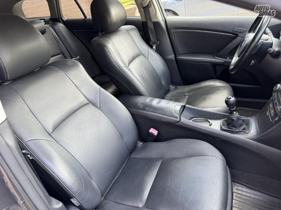 Grey Toyota Avensis 2009 in Alytus, with an engine capacity of 2.00 L and mileage of 252 thousand km for 4850 €, photo 29 on AUTOMOTO.COM.LV