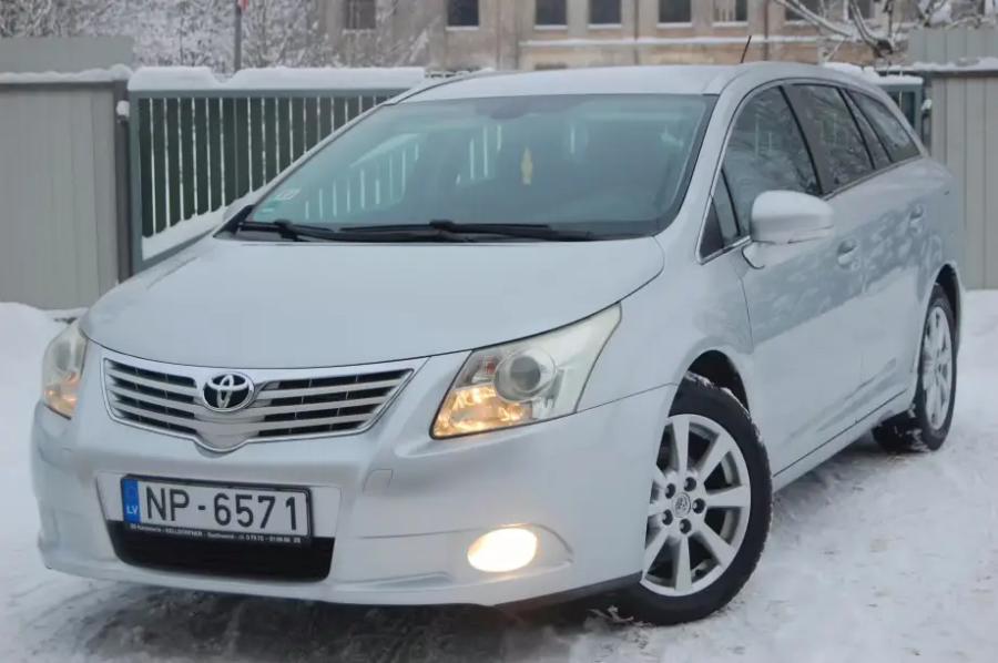 Pelēks Toyota Avensis 2009 Jēkabpils, ar dzinēja tilpumu 2.20 L un nobraukumu 255 tūkst. km par 5770 €, foto 1 vietnē AUTOMOTO.COM.LV