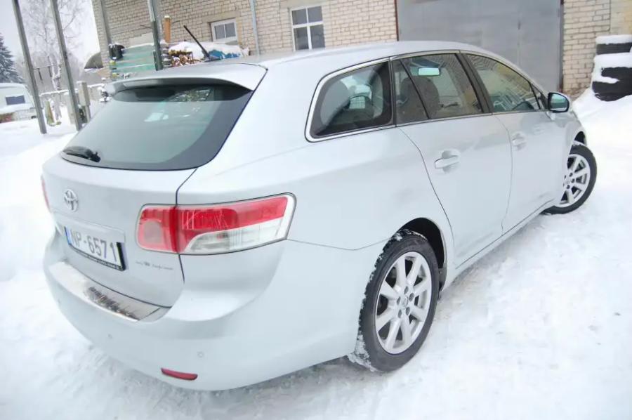 Pelēks Toyota Avensis 2009 Jēkabpils, ar dzinēja tilpumu 2.20 L un nobraukumu 255 tūkst. km par 5770 €, foto 3 vietnē AUTOMOTO.COM.LV