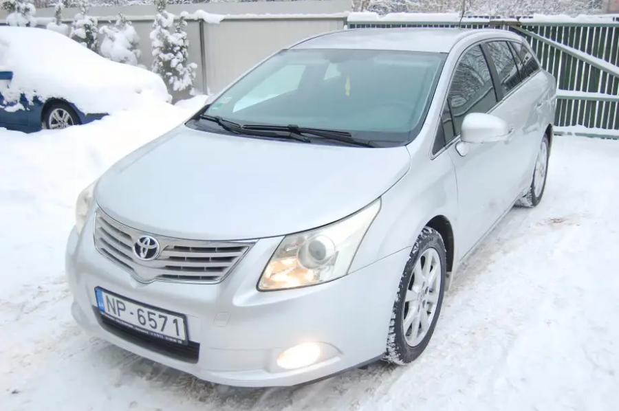 Pelēks Toyota Avensis 2009 Jēkabpils, ar dzinēja tilpumu 2.20 L un nobraukumu 255 tūkst. km par 5770 €, foto 4 vietnē AUTOMOTO.COM.LV