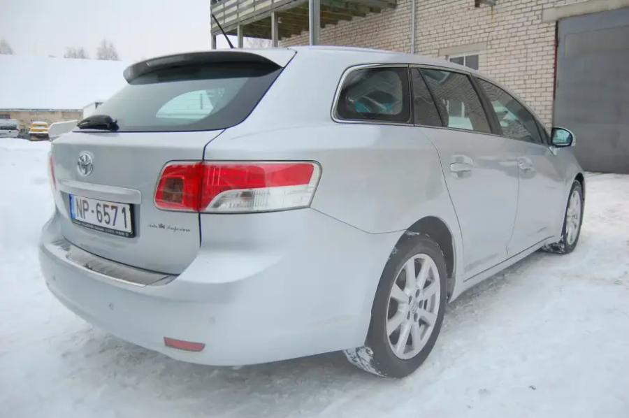 Pelēks Toyota Avensis 2009 Jēkabpils, ar dzinēja tilpumu 2.20 L un nobraukumu 255 tūkst. km par 5770 €, foto 7 vietnē AUTOMOTO.COM.LV