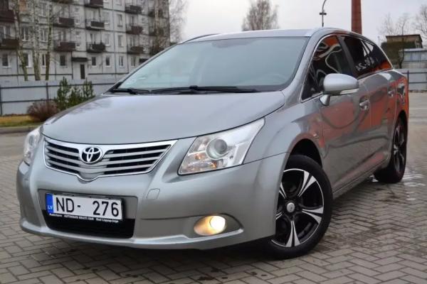 Pelēks Toyota Avensis 2009 Jēkabpils, ar dzinēja tilpumu 2.00 L un nobraukumu 213 tūkst. km par 6100 €, foto 1 vietnē AUTOMOTO.COM.LV