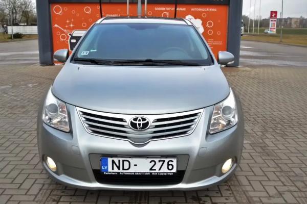 Pelēks Toyota Avensis 2009 Jēkabpils, ar dzinēja tilpumu 2.00 L un nobraukumu 213 tūkst. km par 6100 €, foto 4 vietnē AUTOMOTO.COM.LV