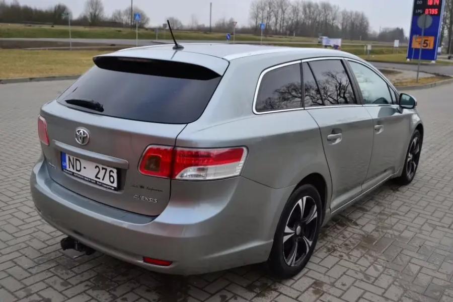 Pelēks Toyota Avensis 2009 Jēkabpils, ar dzinēja tilpumu 2.00 L un nobraukumu 213 tūkst. km par 6100 €, foto 7 vietnē AUTOMOTO.COM.LV