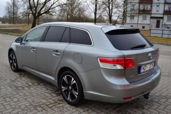 Pelēks Toyota Avensis 2009 Jēkabpils, ar dzinēja tilpumu 2.00 L un nobraukumu 213 tūkst. km par 6100 €, foto 7 vietnē AUTOMOTO.COM.LV