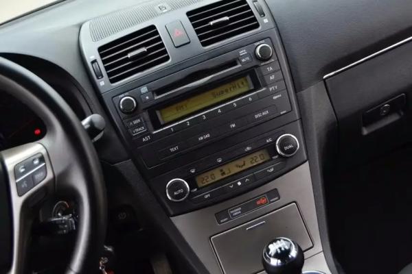 Pelēks Toyota Avensis 2009 Jēkabpils, ar dzinēja tilpumu 2.00 L un nobraukumu 213 tūkst. km par 6100 €, foto 10 vietnē AUTOMOTO.COM.LV
