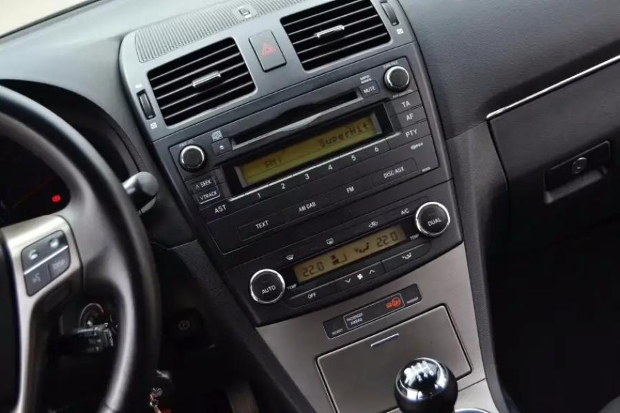 Pelēks Toyota Avensis 2009 Jēkabpils, ar dzinēja tilpumu 2.00 L un nobraukumu 213 tūkst. km par 6100 €, foto 11 vietnē AUTOMOTO.COM.LV