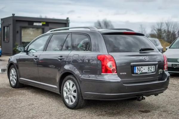 Серый Тойота Авенсис 2009 в Лиепая, объемом двигателя 2.00 л и пробегом 215 тыс. км за 4650 €, фото 2 на AUTOMOTO.COM.LV