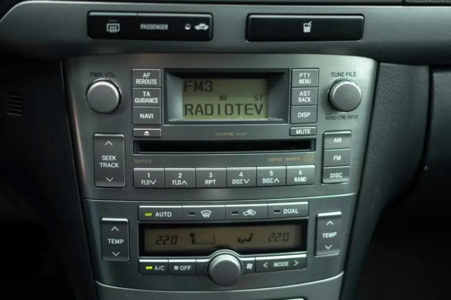 Серый Тойота Авенсис 2009 в Лиепая, объемом двигателя 2.00 л и пробегом 215 тыс. км за 4650 €, фото 14 на AUTOMOTO.COM.LV