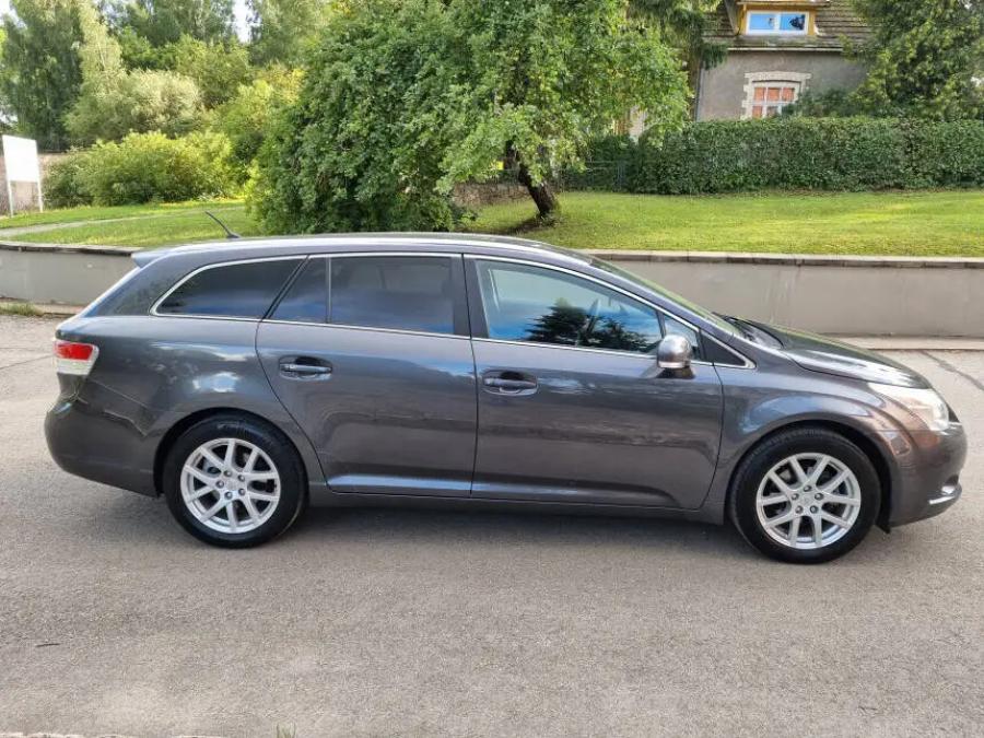 Pelēks Toyota Avensis 2009 Jēkabpils, ar dzinēja tilpumu 2.00 L un nobraukumu 288 tūkst. km par 4990 €, foto 6 vietnē AUTOMOTO.COM.LV