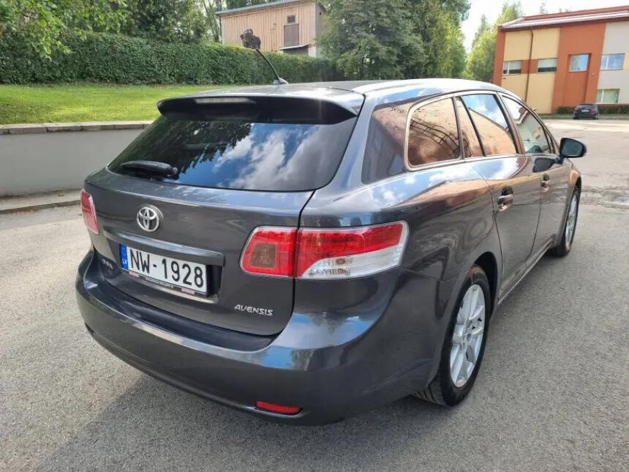 Pelēks Toyota Avensis 2009 Jēkabpils, ar dzinēja tilpumu 2.00 L un nobraukumu 288 tūkst. km par 4990 €, foto 9 vietnē AUTOMOTO.COM.LV