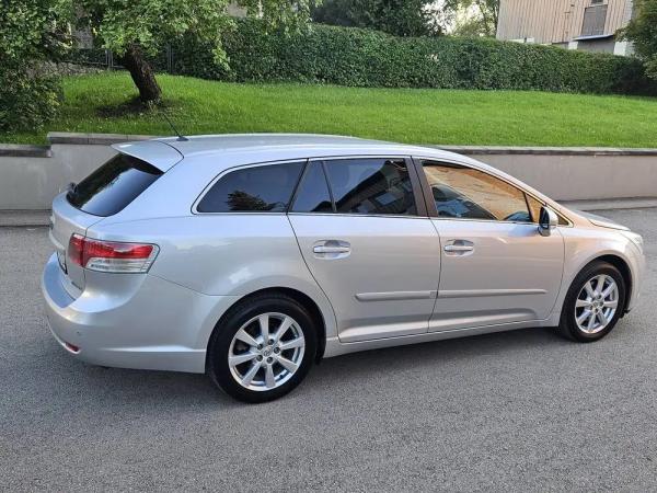 Grey Toyota Avensis 2009 in Jekabpils, with an engine capacity of 2.20 L and mileage of 284 thousand km for 4200 €, photo 7 on AUTOMOTO.COM.LV