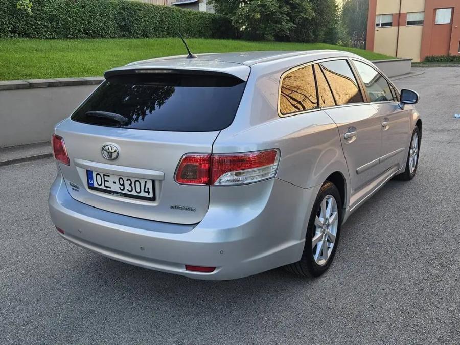 Grey Toyota Avensis 2009 in Jekabpils, with an engine capacity of 2.20 L and mileage of 284 thousand km for 4200 €, photo 9 on AUTOMOTO.COM.LV