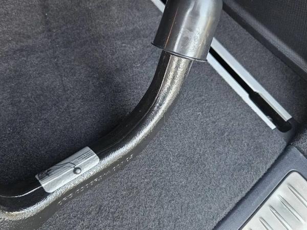 Grey Toyota Avensis 2009 in Jekabpils, with an engine capacity of 2.20 L and mileage of 284 thousand km for 4200 €, photo 9 on AUTOMOTO.COM.LV