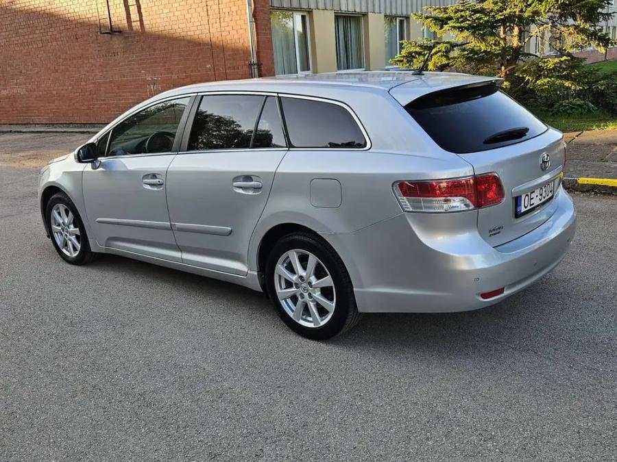 Grey Toyota Avensis 2009 in Jekabpils, with an engine capacity of 2.20 L and mileage of 284 thousand km for 4200 €, photo 12 on AUTOMOTO.COM.LV