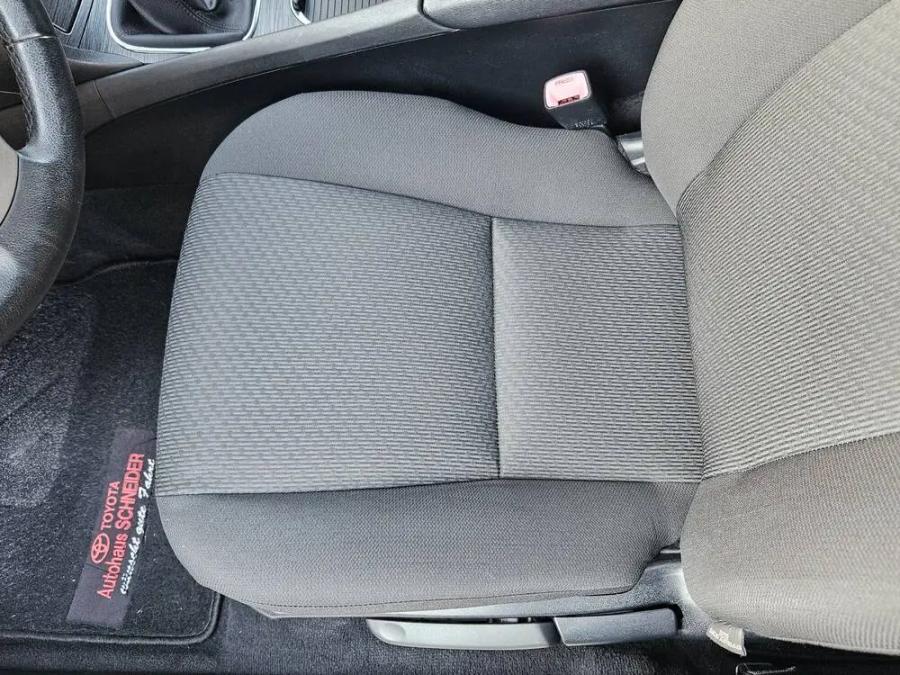 Grey Toyota Avensis 2009 in Jekabpils, with an engine capacity of 2.20 L and mileage of 284 thousand km for 4200 €, photo 15 on AUTOMOTO.COM.LV