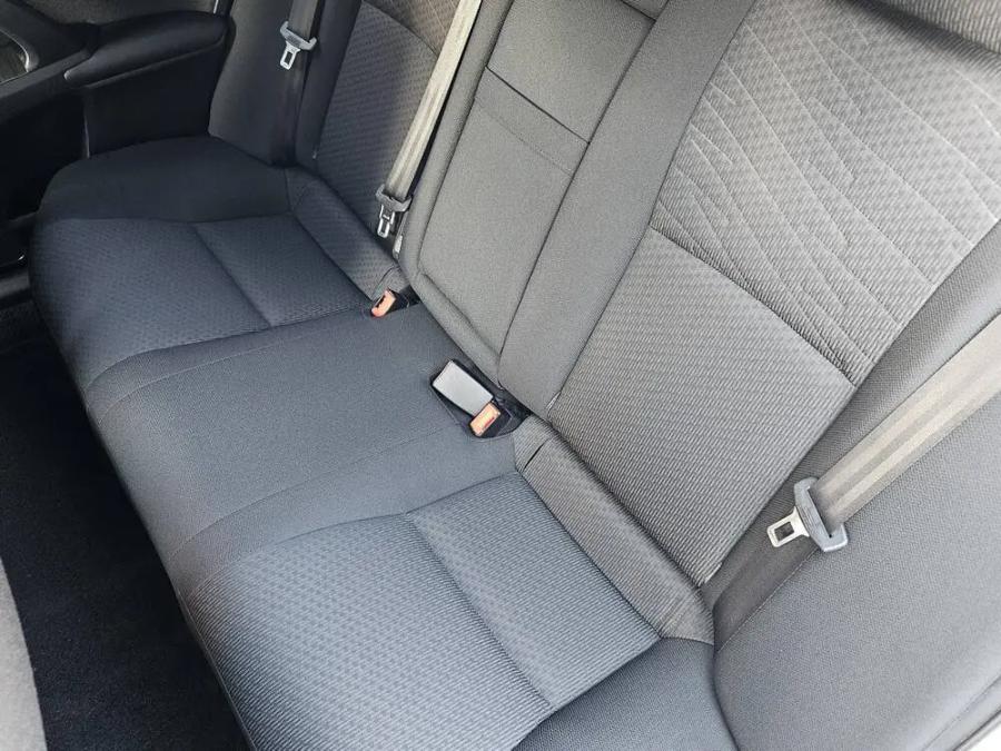 Grey Toyota Avensis 2009 in Jekabpils, with an engine capacity of 2.20 L and mileage of 284 thousand km for 4200 €, photo 16 on AUTOMOTO.COM.LV