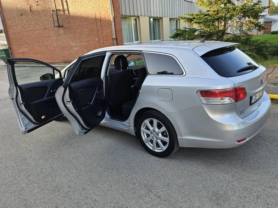 Grey Toyota Avensis 2009 in Jekabpils, with an engine capacity of 2.20 L and mileage of 284 thousand km for 4200 €, photo 17 on AUTOMOTO.COM.LV