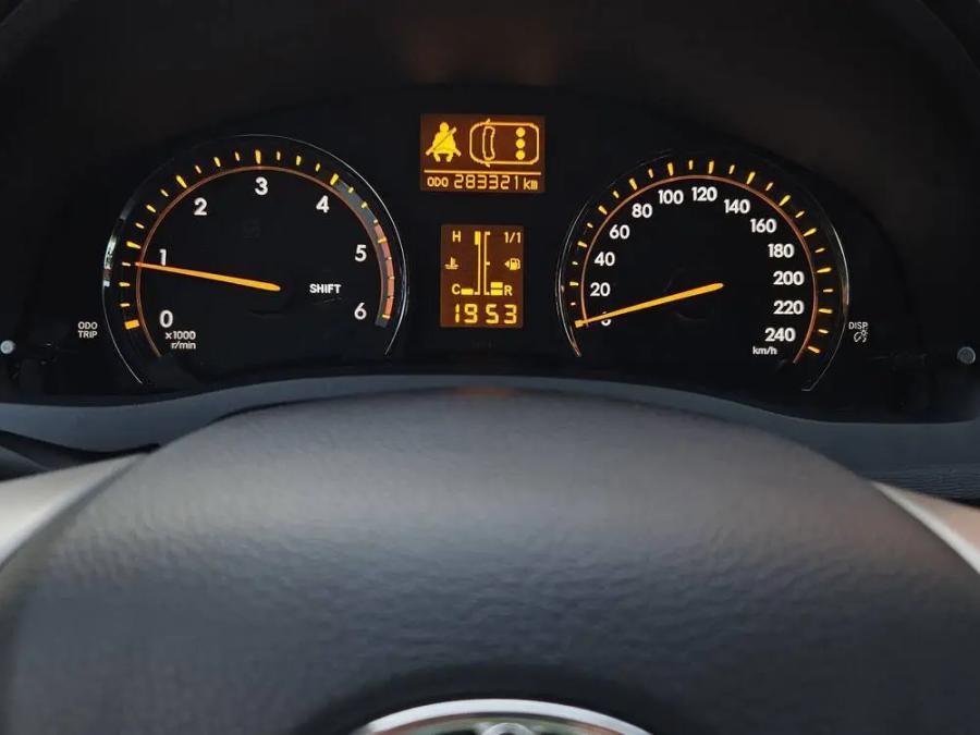 Grey Toyota Avensis 2009 in Jekabpils, with an engine capacity of 2.20 L and mileage of 284 thousand km for 4200 €, photo 30 on AUTOMOTO.COM.LV