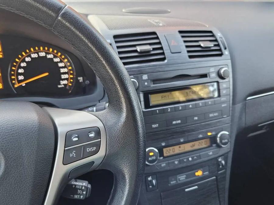 Grey Toyota Avensis 2009 in Jekabpils, with an engine capacity of 2.20 L and mileage of 284 thousand km for 4200 €, photo 31 on AUTOMOTO.COM.LV
