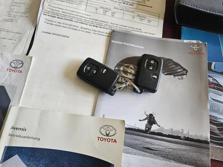 Grey Toyota Avensis 2009 in Jekabpils, with an engine capacity of 2.20 L and mileage of 284 thousand km for 4200 €, photo 35 on AUTOMOTO.COM.LV