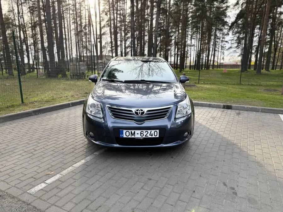 Серый Тойота Авенсис 2009 в Рига, объемом двигателя 2.00 л и пробегом 0 тыс. км за 2490 €, фото 3 на AUTOMOTO.COM.LV