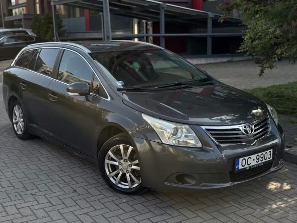 Grey Toyota Avensis 2009 in Riga, with an engine capacity of 2.00 L and mileage of 359 thousand km for 2890 €, photo 1 on AUTOMOTO.COM.LV