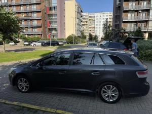 Pelēks Toyota Avensis 2009 Rīga, ar dzinēja tilpumu 2.00 L un nobraukumu 359 tūkst. km par 2890 €, foto 3 vietnē AUTOMOTO.COM.LV