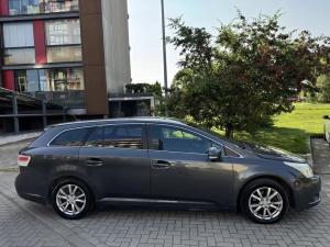 Pelēks Toyota Avensis 2009 Rīga, ar dzinēja tilpumu 2.00 L un nobraukumu 359 tūkst. km par 2890 €, foto 4 vietnē AUTOMOTO.COM.LV