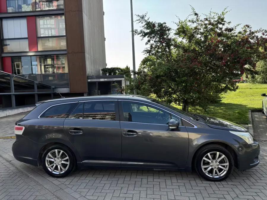 Pelēks Toyota Avensis 2009 Rīga, ar dzinēja tilpumu 2.00 L un nobraukumu 359 tūkst. km par 2890 €, foto 4 vietnē AUTOMOTO.COM.LV
