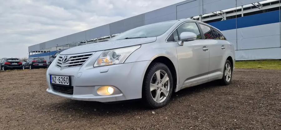 Grey Toyota Avensis 2009 in Daugavpils, with an engine capacity of 2.00 L and mileage of 285 thousand km for 4250 €, photo 1 on AUTOMOTO.COM.LV