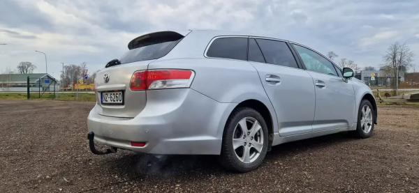 Grey Toyota Avensis 2009 in Daugavpils, with an engine capacity of 2.00 L and mileage of 285 thousand km for 4250 €, photo 5 on AUTOMOTO.COM.LV