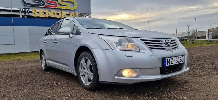 Grey Toyota Avensis 2009 in Daugavpils, with an engine capacity of 2.00 L and mileage of 285 thousand km for 4250 €, photo 8 on AUTOMOTO.COM.LV