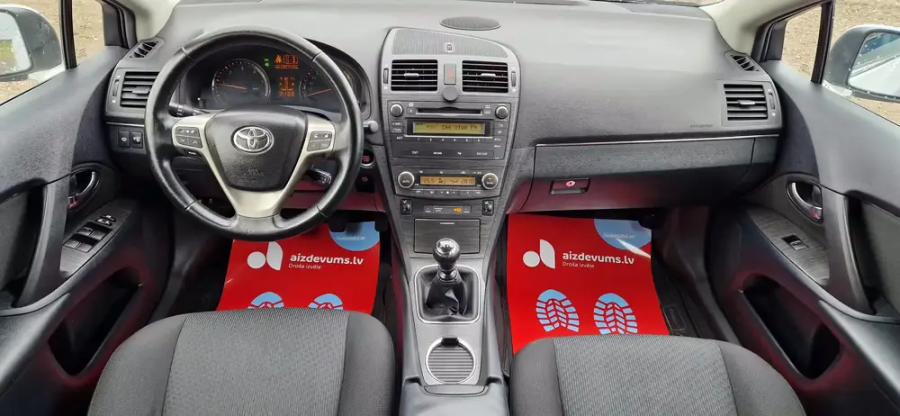 Grey Toyota Avensis 2009 in Daugavpils, with an engine capacity of 2.00 L and mileage of 285 thousand km for 4250 €, photo 10 on AUTOMOTO.COM.LV