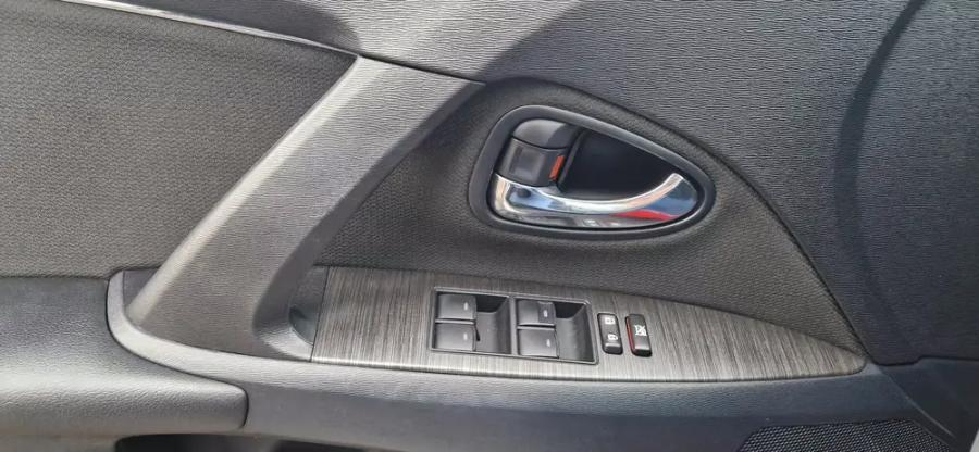 Grey Toyota Avensis 2009 in Daugavpils, with an engine capacity of 2.00 L and mileage of 285 thousand km for 4250 €, photo 20 on AUTOMOTO.COM.LV