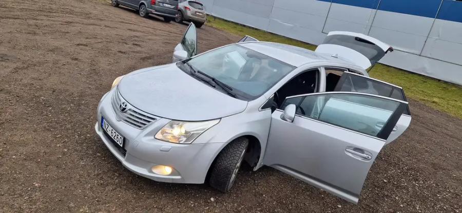 Grey Toyota Avensis 2009 in Daugavpils, with an engine capacity of 2.00 L and mileage of 285 thousand km for 4250 €, photo 36 on AUTOMOTO.COM.LV